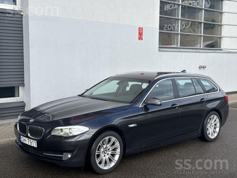 Grey BMW 525 2011 in Riga, with an engine capacity of 3.00 L and mileage of 0 thousand km for 5900 €, photo 1 on AUTOMOTO.COM.LV