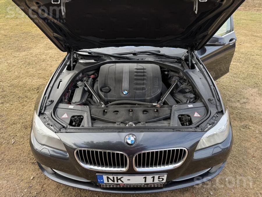 Grey BMW 525 2011 in Valmiera, with an engine capacity of 3.00 L and mileage of 303 thousand km for 8150 €, photo 9 on AUTOMOTO.COM.LV
