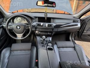 Grey BMW 525 2011 in Valmiera, with an engine capacity of 3.00 L and mileage of 303 thousand km for 8150 €, photo 10 on AUTOMOTO.COM.LV