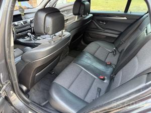 Grey BMW 525 2011 in Valmiera, with an engine capacity of 3.00 L and mileage of 303 thousand km for 8150 €, photo 11 on AUTOMOTO.COM.LV
