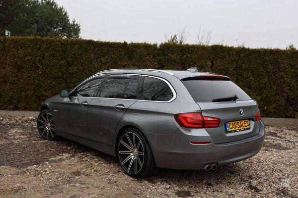 Grey BMW 525 2012 in Alytus, with an engine capacity of 2.00 L and mileage of 284 thousand km for 8900 €, photo 3 on AUTOMOTO.COM.LV