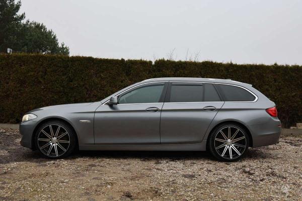 Grey BMW 525 2012 in Alytus, with an engine capacity of 2.00 L and mileage of 284 thousand km for 8900 €, photo 7 on AUTOMOTO.COM.LV