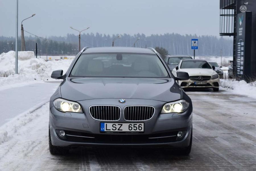 Grey BMW 525 2012 in Vilnius, with an engine capacity of 2.00 L and mileage of 297 thousand km for 7950 €, photo 2 on AUTOMOTO.COM.LV