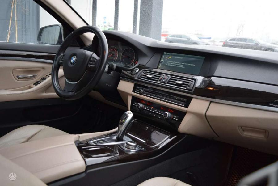 Grey BMW 525 2012 in Vilnius, with an engine capacity of 2.00 L and mileage of 297 thousand km for 7950 €, photo 10 on AUTOMOTO.COM.LV