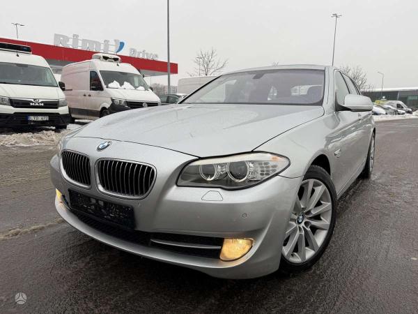 Pelēks BMW 525 2012 Viļņa, ar dzinēja tilpumu 2.00 L un nobraukumu 300 tūkst. km par 6498 €, foto 1 vietnē AUTOMOTO.COM.LV