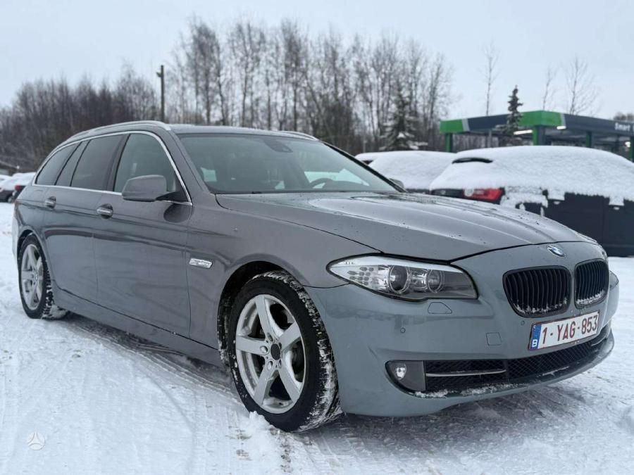 Grey BMW 525 2012 in Utena, with an engine capacity of 2.00 L and mileage of 287 thousand km for 6950 €, photo 3 on AUTOMOTO.COM.LV