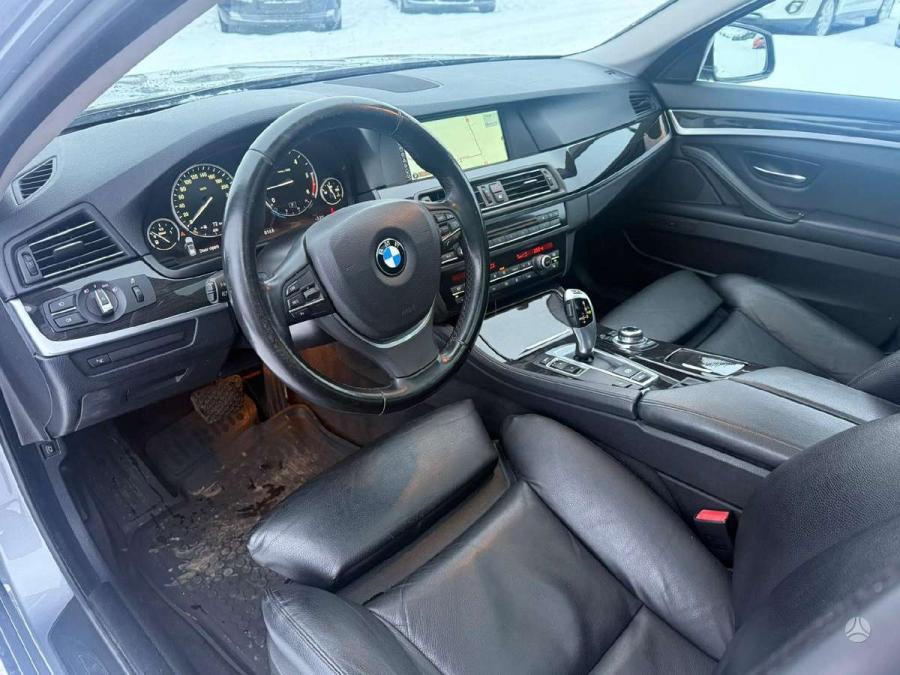 Grey BMW 525 2012 in Utena, with an engine capacity of 2.00 L and mileage of 287 thousand km for 6950 €, photo 15 on AUTOMOTO.COM.LV