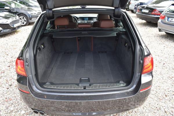 Grey BMW 525 2012 in Kuldiga, with an engine capacity of 2.00 L and mileage of 0 thousand km for 8490 €, photo 7 on AUTOMOTO.COM.LV