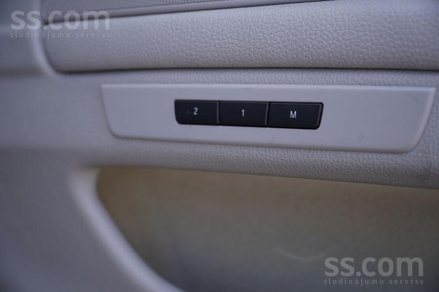 Grey BMW 525 2012 in Riga, with an engine capacity of 2.00 L and mileage of 305 thousand km for 8990 €, photo 13 on AUTOMOTO.COM.LV