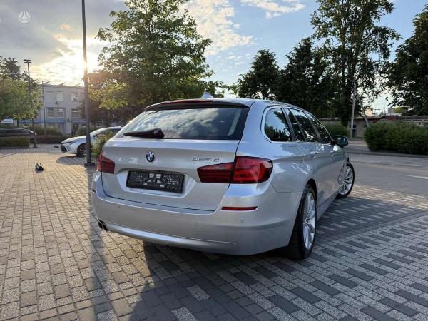 Pelēks BMW 525 2012 Viļņa, ar dzinēja tilpumu 2.00 L un nobraukumu 320 tūkst. km par 6950 €, foto 3 vietnē AUTOMOTO.COM.LV