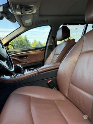 Pelēks BMW 525 2012 Viļņa, ar dzinēja tilpumu 2.00 L un nobraukumu 320 tūkst. km par 6950 €, foto 12 vietnē AUTOMOTO.COM.LV