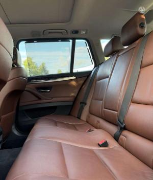 Pelēks BMW 525 2012 Viļņa, ar dzinēja tilpumu 2.00 L un nobraukumu 320 tūkst. km par 6950 €, foto 14 vietnē AUTOMOTO.COM.LV