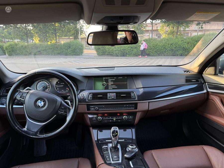 Pelēks BMW 525 2012 Viļņa, ar dzinēja tilpumu 2.00 L un nobraukumu 320 tūkst. km par 6950 €, foto 16 vietnē AUTOMOTO.COM.LV