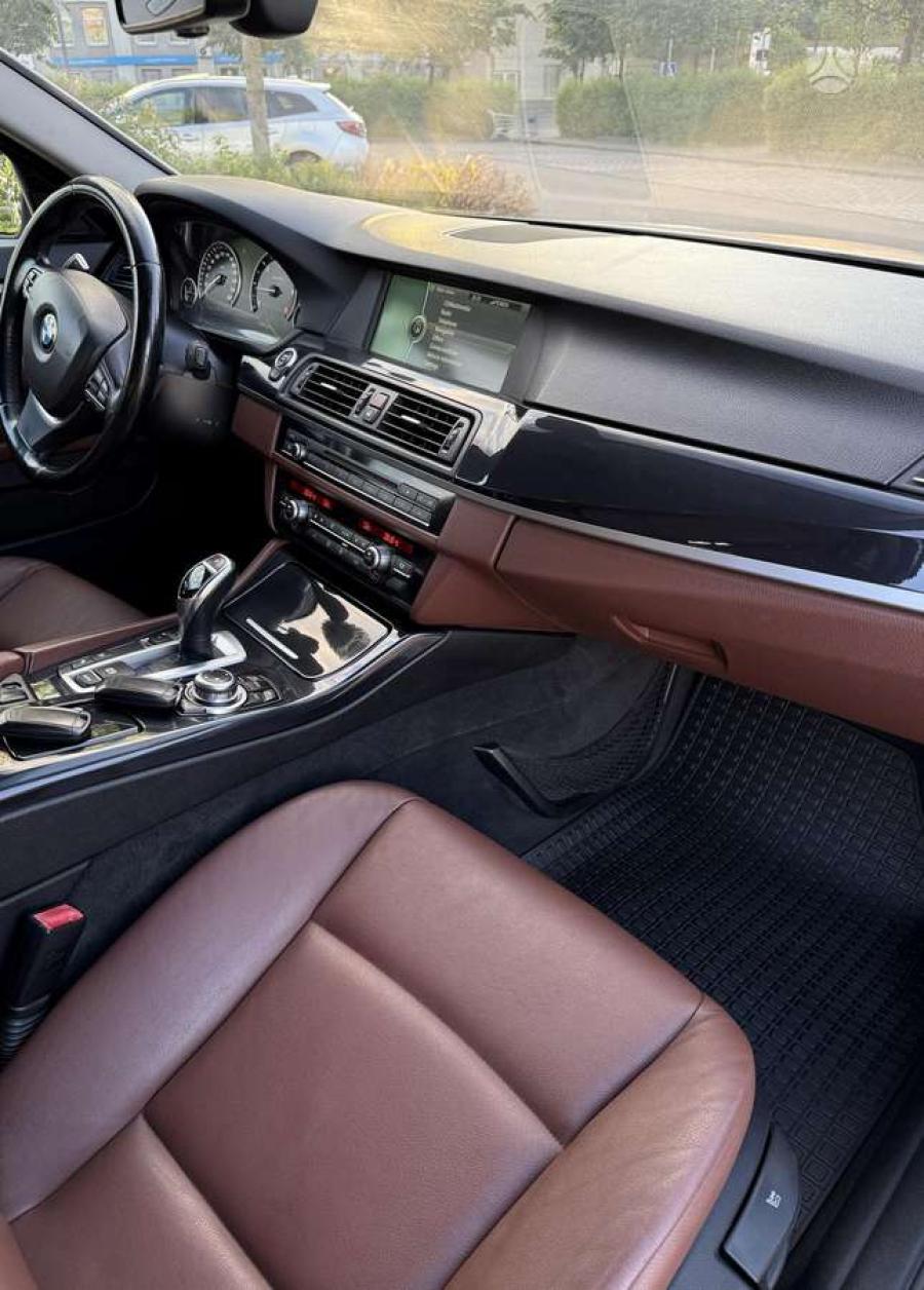 Pelēks BMW 525 2012 Viļņa, ar dzinēja tilpumu 2.00 L un nobraukumu 320 tūkst. km par 6950 €, foto 21 vietnē AUTOMOTO.COM.LV