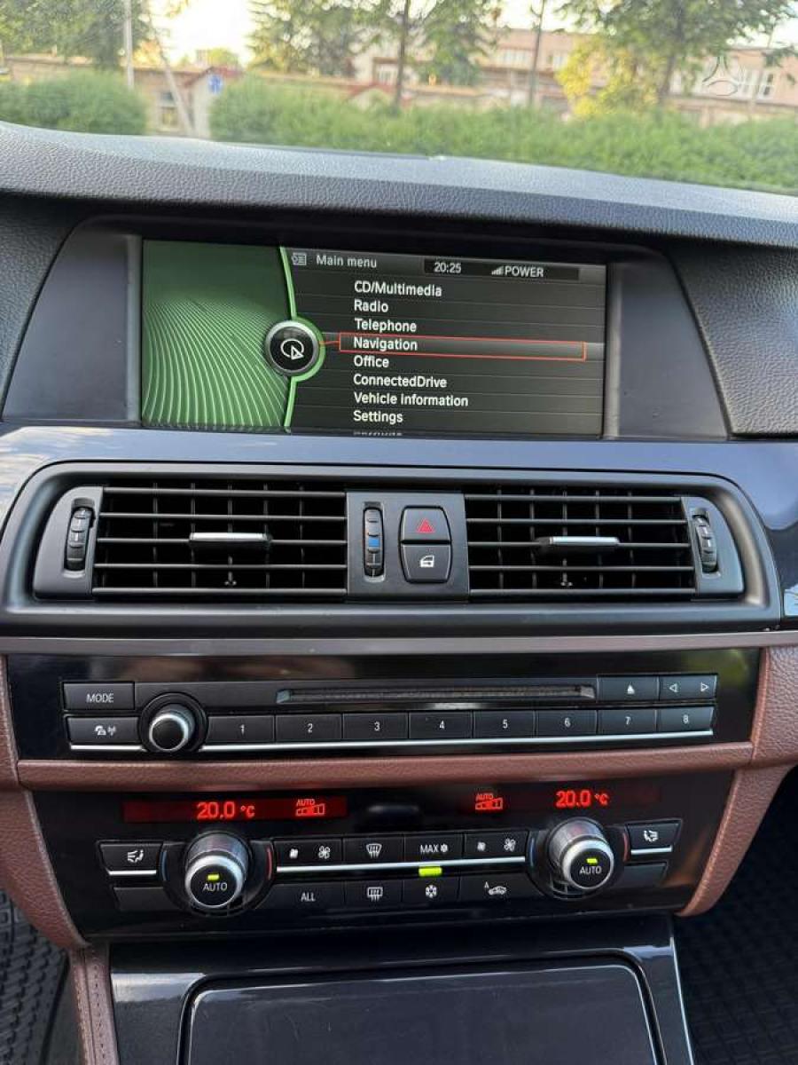 Pelēks BMW 525 2012 Viļņa, ar dzinēja tilpumu 2.00 L un nobraukumu 320 tūkst. km par 6950 €, foto 26 vietnē AUTOMOTO.COM.LV