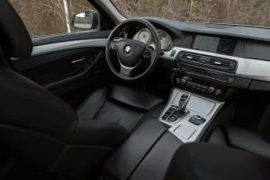 Pelēks BMW 525 2012 Jelgava, ar dzinēja tilpumu 2.00 L un nobraukumu 260 tūkst. km par 9900 €, foto 8 vietnē AUTOMOTO.COM.LV
