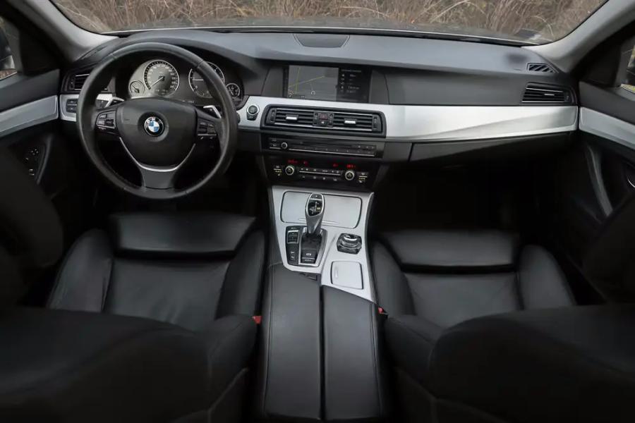 Pelēks BMW 525 2012 Jelgava, ar dzinēja tilpumu 2.00 L un nobraukumu 260 tūkst. km par 9900 €, foto 9 vietnē AUTOMOTO.COM.LV