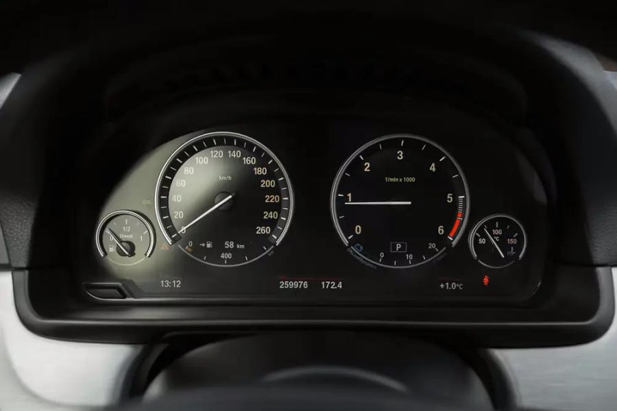 Pelēks BMW 525 2012 Jelgava, ar dzinēja tilpumu 2.00 L un nobraukumu 260 tūkst. km par 9900 €, foto 11 vietnē AUTOMOTO.COM.LV