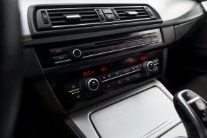 Pelēks BMW 525 2012 Jelgava, ar dzinēja tilpumu 2.00 L un nobraukumu 260 tūkst. km par 9900 €, foto 13 vietnē AUTOMOTO.COM.LV