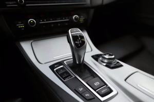 Pelēks BMW 525 2012 Jelgava, ar dzinēja tilpumu 2.00 L un nobraukumu 260 tūkst. km par 9900 €, foto 14 vietnē AUTOMOTO.COM.LV