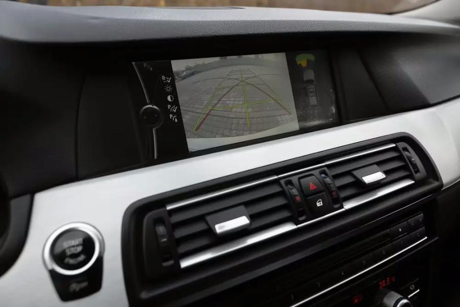 Pelēks BMW 525 2012 Jelgava, ar dzinēja tilpumu 2.00 L un nobraukumu 260 tūkst. km par 9900 €, foto 15 vietnē AUTOMOTO.COM.LV
