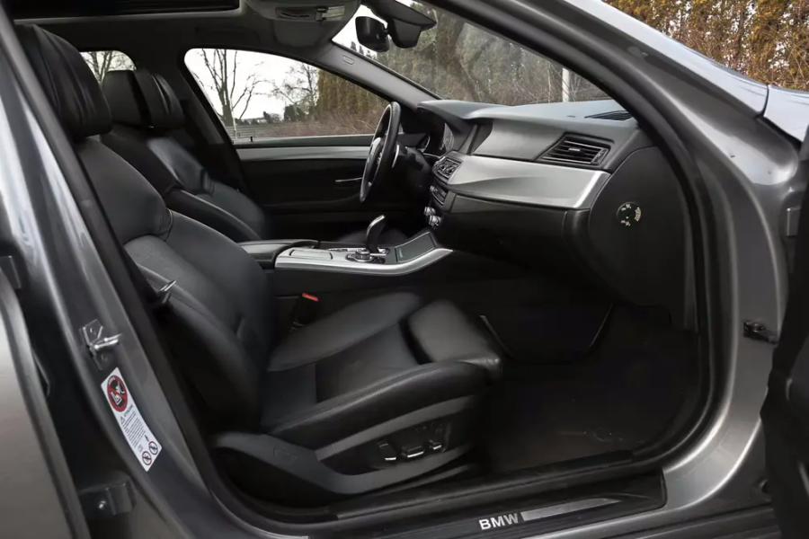 Pelēks BMW 525 2012 Jelgava, ar dzinēja tilpumu 2.00 L un nobraukumu 260 tūkst. km par 9900 €, foto 16 vietnē AUTOMOTO.COM.LV