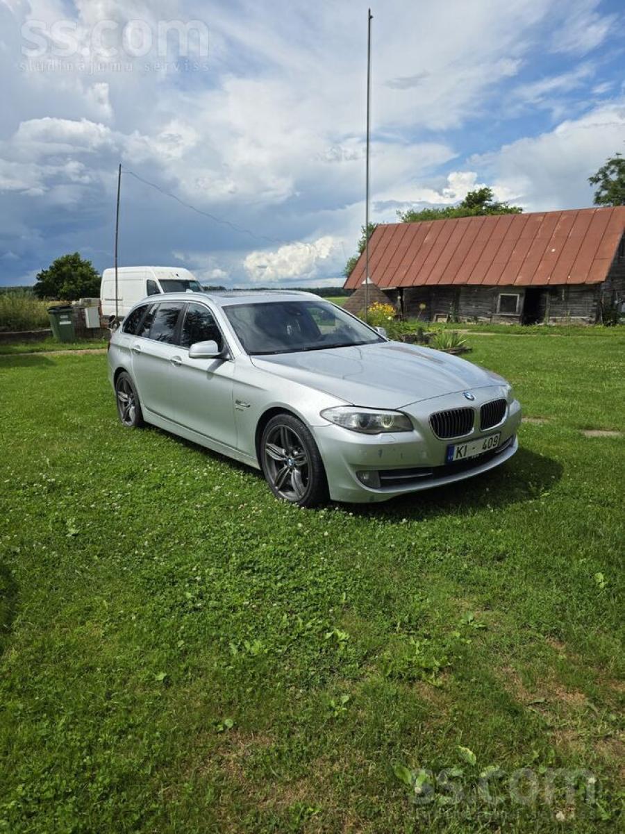 Grey BMW 525 2012 in Riga, with an engine capacity of 2.00 L and mileage of 376 thousand km for 7200 €, photo 6 on AUTOMOTO.COM.LV
