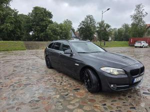 Grey BMW 525 2012 in Silute, with an engine capacity of 2.00 L and mileage of 355 thousand km for 6000 €, photo 3 on AUTOMOTO.COM.LV