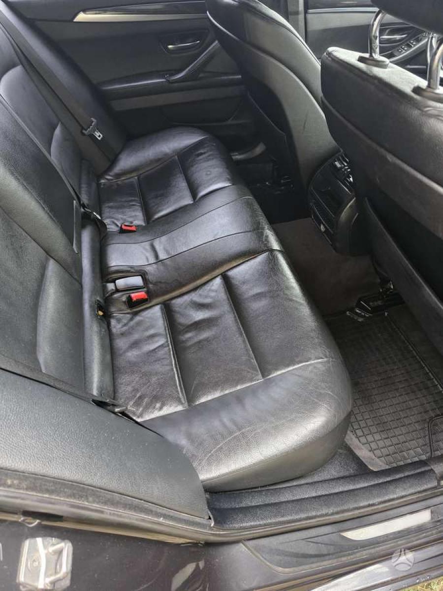 Grey BMW 525 2012 in Silute, with an engine capacity of 2.00 L and mileage of 355 thousand km for 6000 €, photo 12 on AUTOMOTO.COM.LV