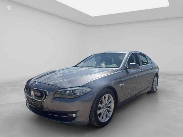 Grey BMW 525 2012 in Kaunas, with an engine capacity of 0.00 L and mileage of 304 thousand km for 8990 €, photo 1 on AUTOMOTO.COM.LV