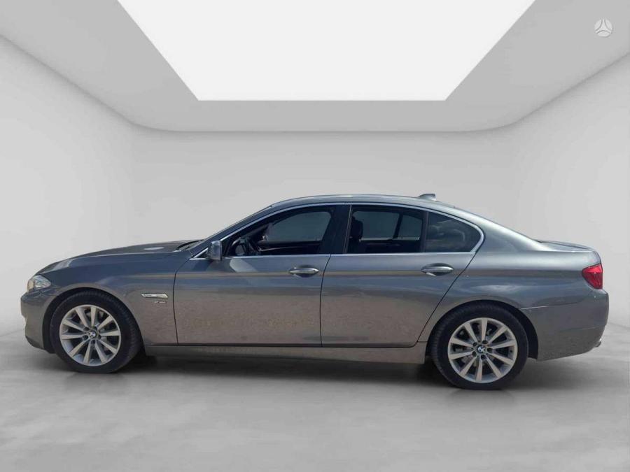 Grey BMW 525 2012 in Kaunas, with an engine capacity of 0.00 L and mileage of 304 thousand km for 8990 €, photo 4 on AUTOMOTO.COM.LV