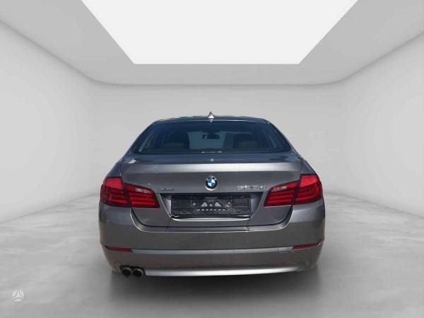 Grey BMW 525 2012 in Kaunas, with an engine capacity of 0.00 L and mileage of 304 thousand km for 8990 €, photo 5 on AUTOMOTO.COM.LV