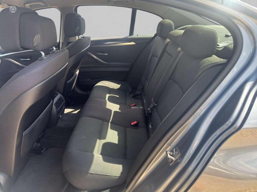 Grey BMW 525 2012 in Kaunas, with an engine capacity of 0.00 L and mileage of 304 thousand km for 8990 €, photo 13 on AUTOMOTO.COM.LV
