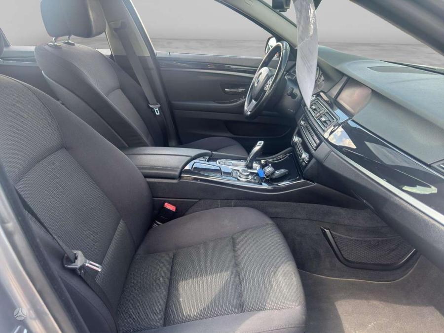 Grey BMW 525 2012 in Kaunas, with an engine capacity of 0.00 L and mileage of 304 thousand km for 8990 €, photo 16 on AUTOMOTO.COM.LV