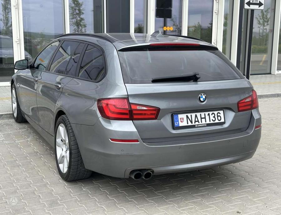 Grey BMW 525 2012 in Vilnius, with an engine capacity of 2.99 L and mileage of 437 thousand km for 5500 €, photo 5 on AUTOMOTO.COM.LV