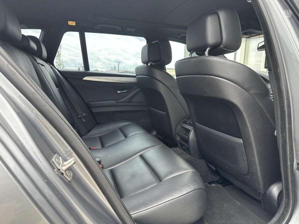 Grey BMW 525 2012 in Vilnius, with an engine capacity of 2.99 L and mileage of 437 thousand km for 5500 €, photo 10 on AUTOMOTO.COM.LV