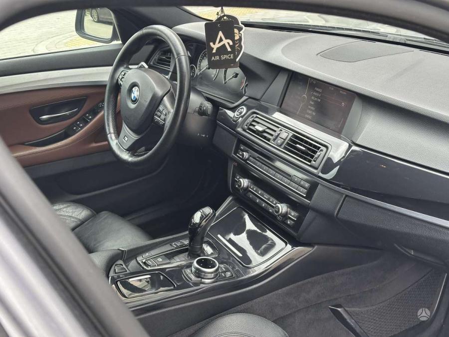 Grey BMW 525 2012 in Vilnius, with an engine capacity of 2.99 L and mileage of 437 thousand km for 5500 €, photo 13 on AUTOMOTO.COM.LV