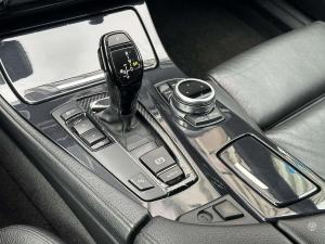 Grey BMW 525 2012 in Vilnius, with an engine capacity of 2.99 L and mileage of 437 thousand km for 5500 €, photo 16 on AUTOMOTO.COM.LV