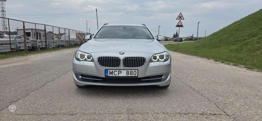 Grey BMW 525 2012 in Vilnius, with an engine capacity of 2.00 L and mileage of 330 thousand km for 6950 €, photo 9 on AUTOMOTO.COM.LV