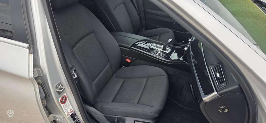 Grey BMW 525 2012 in Vilnius, with an engine capacity of 2.00 L and mileage of 330 thousand km for 6950 €, photo 12 on AUTOMOTO.COM.LV
