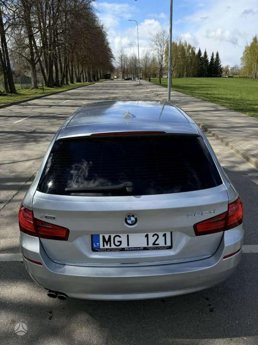 Grey BMW 525 2013 in Sirvintos, with an engine capacity of 2.00 L and mileage of 373 thousand km for 7350 €, photo 11 on AUTOMOTO.COM.LV