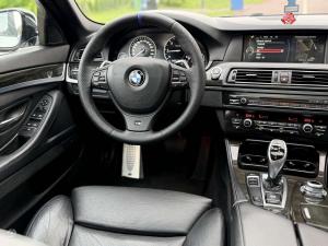 Grey BMW 525 2013 in Siauliai, with an engine capacity of 2.00 L and mileage of 313 thousand km for 8950 €, photo 10 on AUTOMOTO.COM.LV