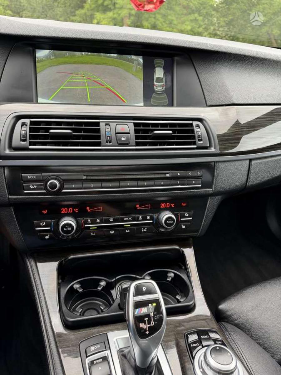 Grey BMW 525 2013 in Siauliai, with an engine capacity of 2.00 L and mileage of 313 thousand km for 8950 €, photo 13 on AUTOMOTO.COM.LV