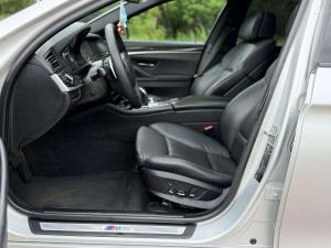 Grey BMW 525 2013 in Siauliai, with an engine capacity of 2.00 L and mileage of 313 thousand km for 8950 €, photo 14 on AUTOMOTO.COM.LV
