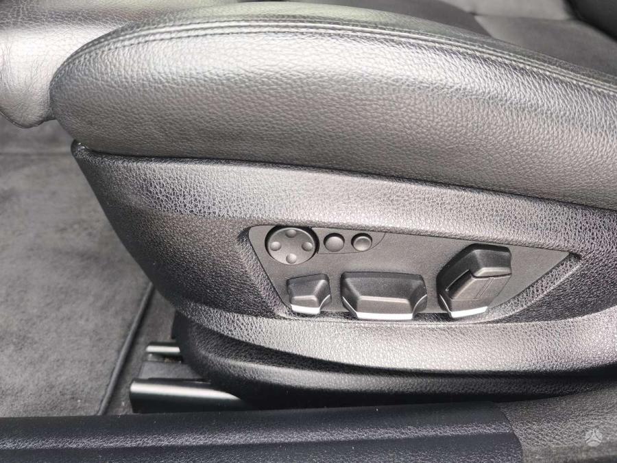 Grey BMW 525 2013 in Joniskis, with an engine capacity of 2.00 L and mileage of 230 thousand km for 11200 €, photo 15 on AUTOMOTO.COM.LV