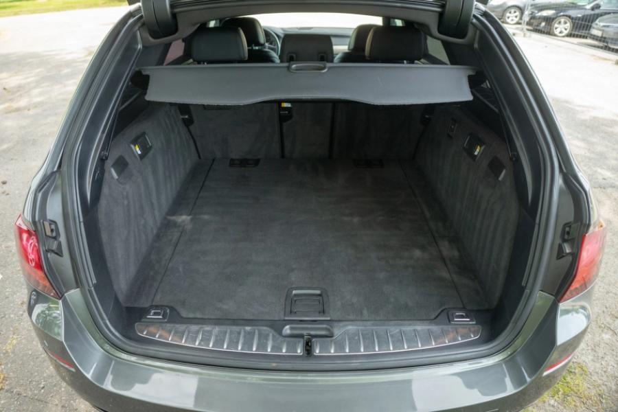 Pelēks BMW 525 2014 Rīga, ar dzinēja tilpumu 2.00 L un nobraukumu 346 tūkst. km par 10800 €, foto 12 vietnē AUTOMOTO.COM.LV