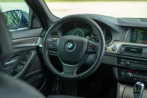 Pelēks BMW 525 2014 Rīga, ar dzinēja tilpumu 2.00 L un nobraukumu 346 tūkst. km par 10800 €, foto 16 vietnē AUTOMOTO.COM.LV