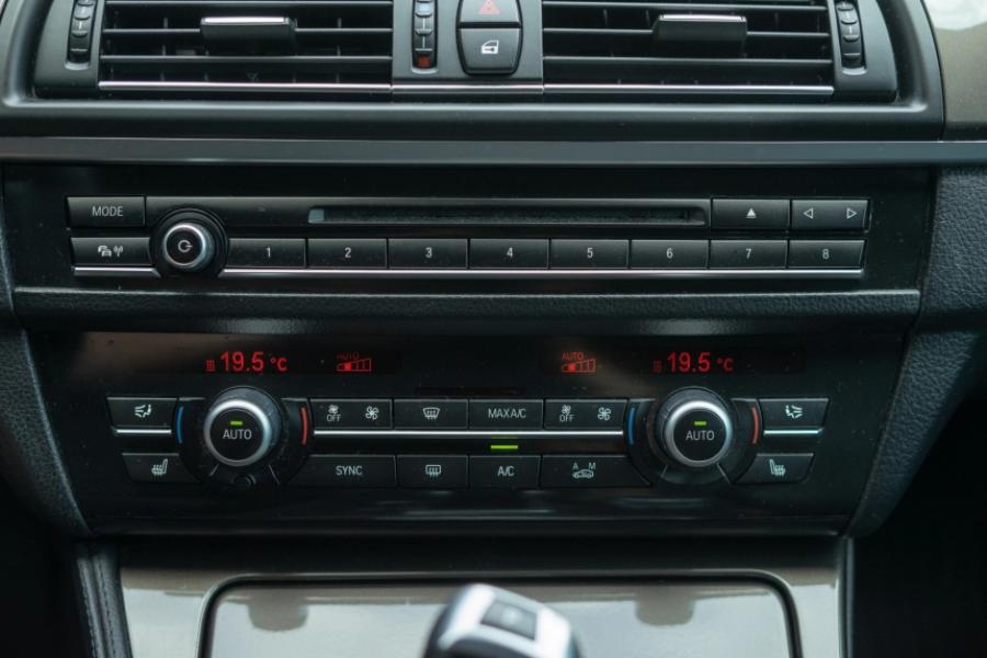 Pelēks BMW 525 2014 Rīga, ar dzinēja tilpumu 2.00 L un nobraukumu 346 tūkst. km par 10800 €, foto 19 vietnē AUTOMOTO.COM.LV