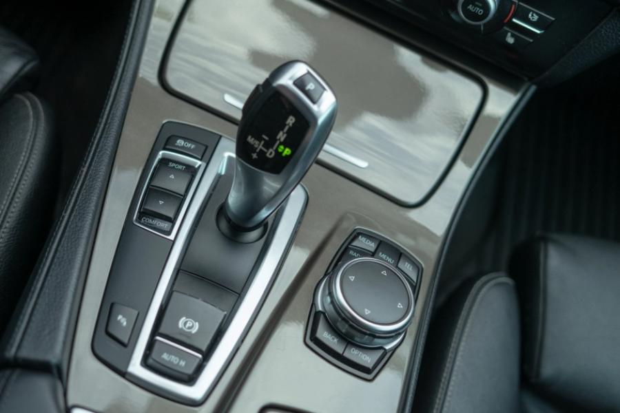 Pelēks BMW 525 2014 Rīga, ar dzinēja tilpumu 2.00 L un nobraukumu 346 tūkst. km par 10800 €, foto 20 vietnē AUTOMOTO.COM.LV