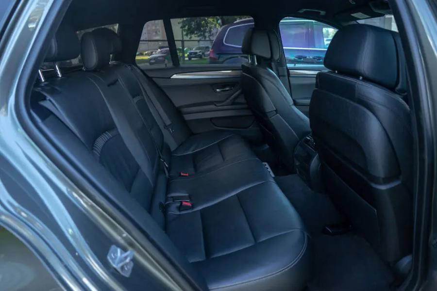 Pelēks BMW 525 2014 Liepāja, ar dzinēja tilpumu 2.00 L un nobraukumu 346 tūkst. km par 8800 €, foto 12 vietnē AUTOMOTO.COM.LV
